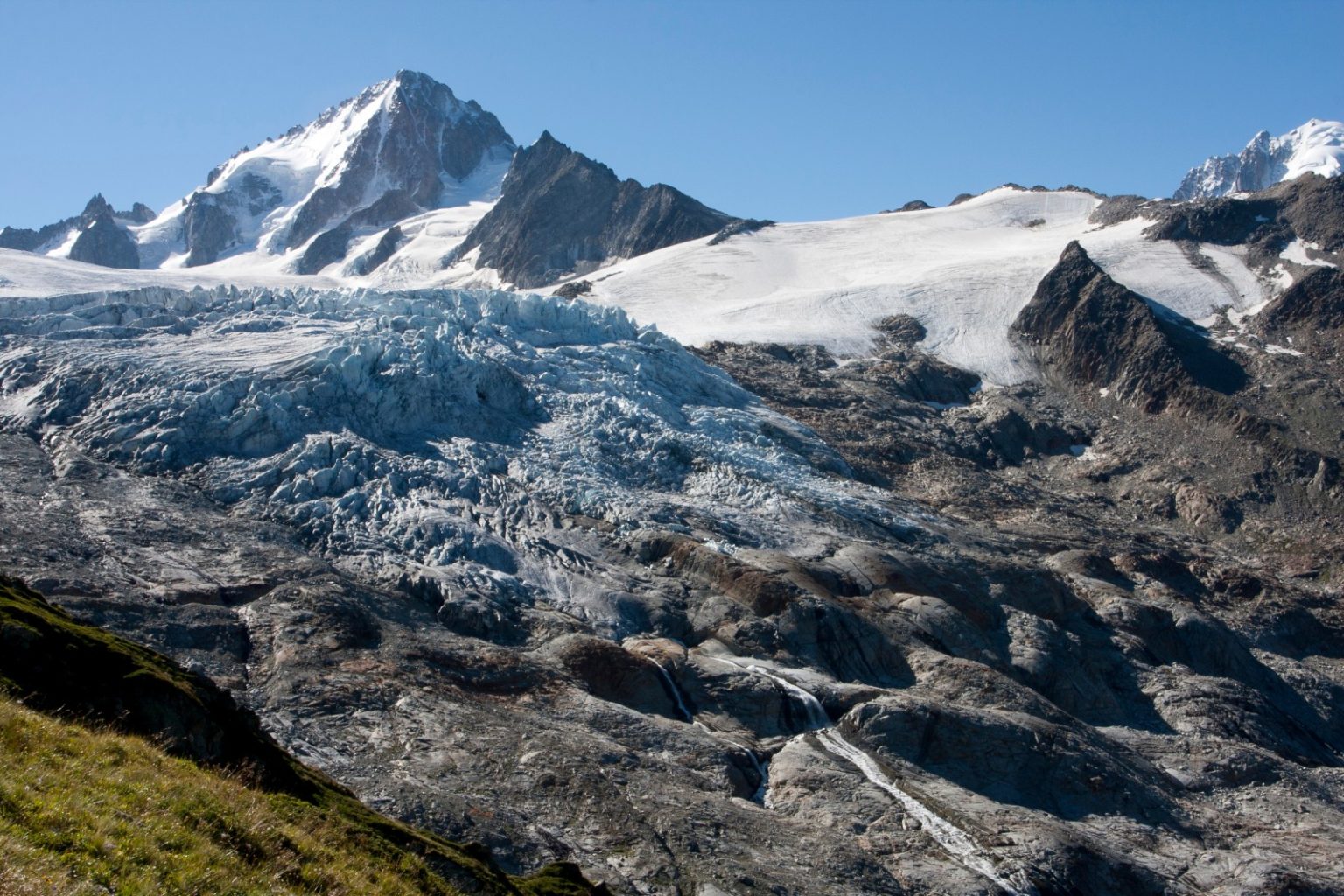 Aiguille du Chardonnet - Mountain Field Guide