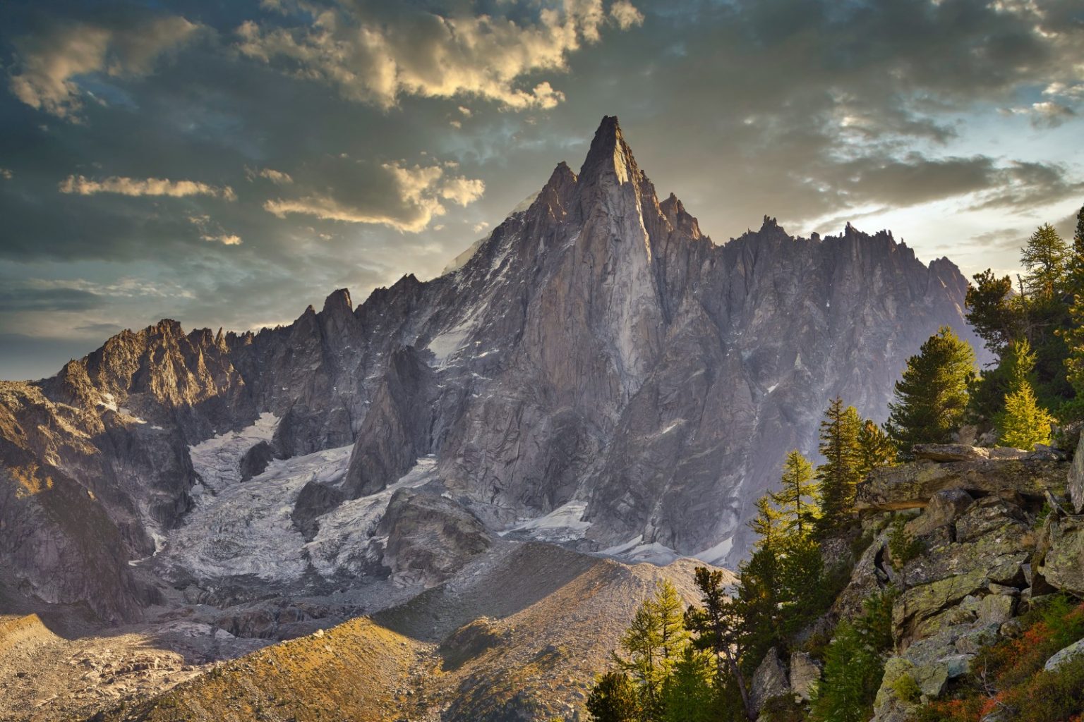Aiguille du Dru - Mountain Field Guide